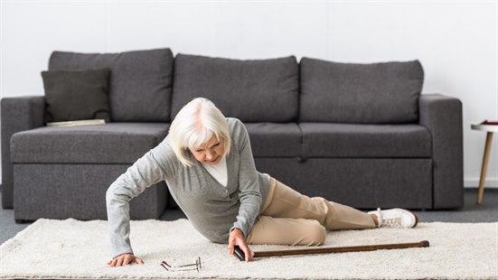 Å reise seg etter et fall: øvelser du kan gjøre - NHI.no