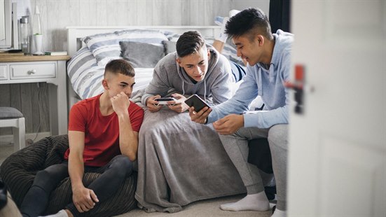 Pubertet hos gutter - NHI.no